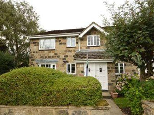 2 Bedrooms Flat for rent in Kirk Lane, Yeadon, Leeds, West Yorkshire LS19