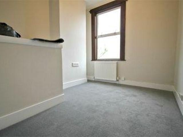 2 Bedrooms Flat for rent in Hove Avenue, London E17