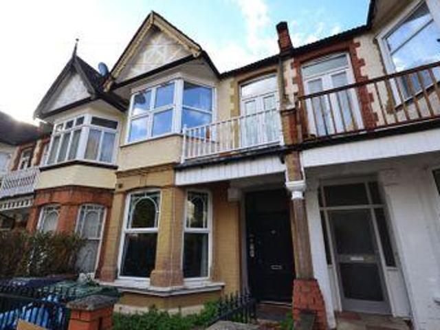 2 Bedrooms Flat for rent in Howard Road, London E17