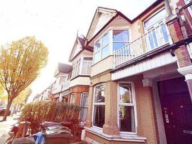 2 Bedrooms Flat for rent in Howard Road, London, Walthamstow E17