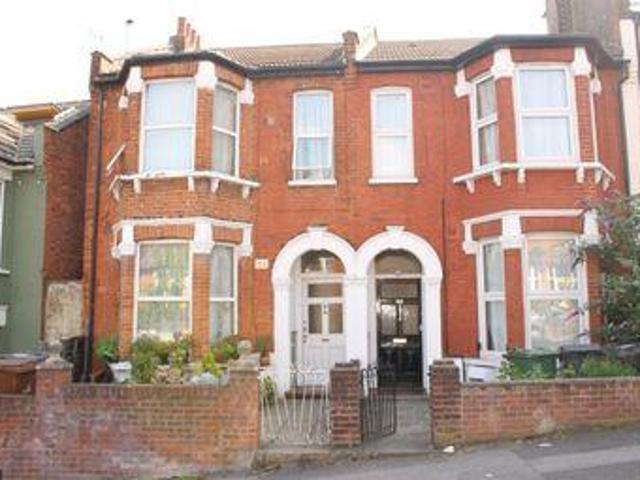 2 Bedrooms Flat for rent in Howard Road, Walthamstow, London E17