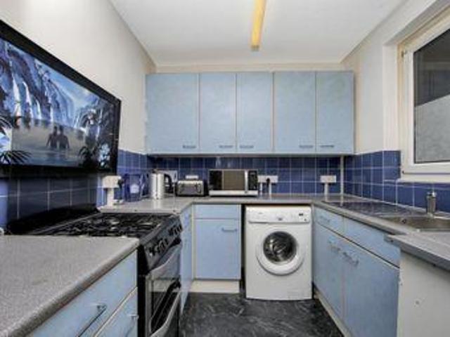 2 Bedrooms Flat for rent in Hobsons Place, London E1