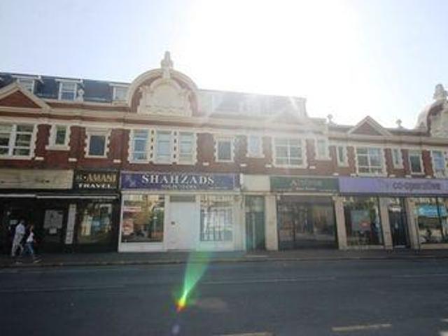 2 Bedrooms Flat for rent in Hoe Street, London E17