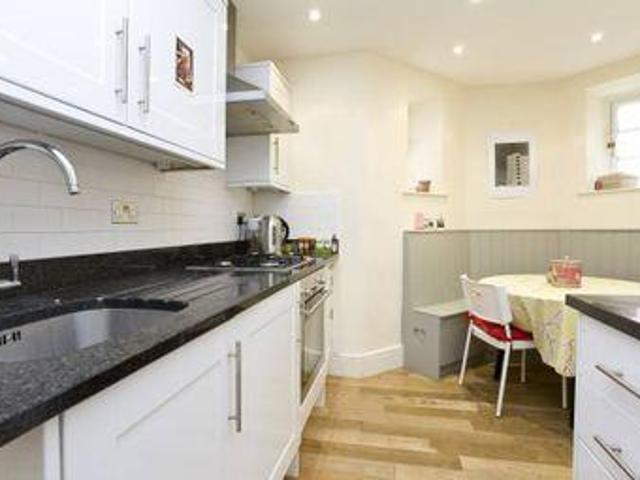 2 Bedrooms Flat for rent in Hogarth House, Erasmus Street, London SW1P