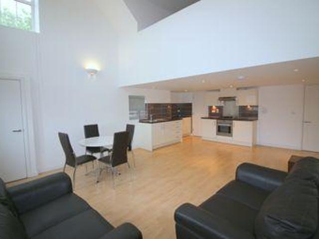 2 Bedrooms Flat for rent in Holbrook Road, London E15
