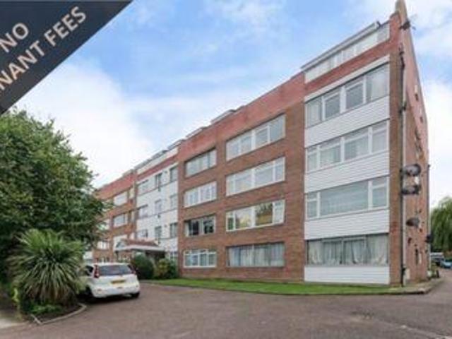 2 Bedrooms Flat for rent in Holden Road, London N12