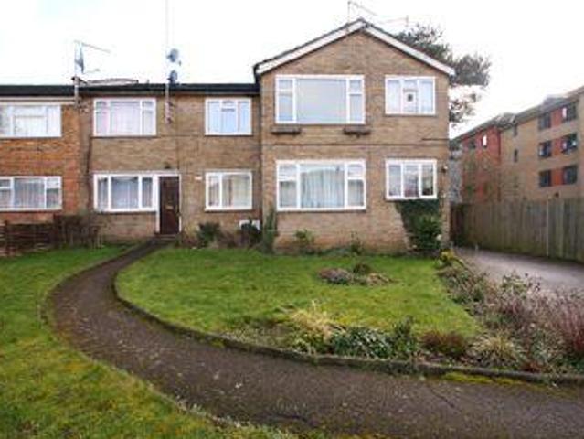 2 Bedrooms Flat for rent in Holden Road, North Finchley N12