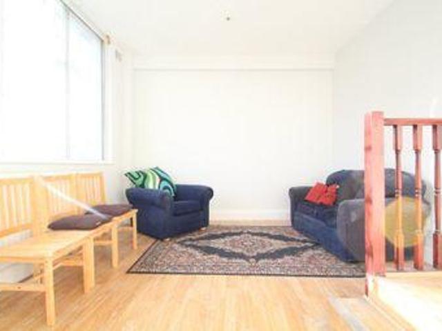 2 Bedrooms Flat for rent in Holloway Road, Archway N7