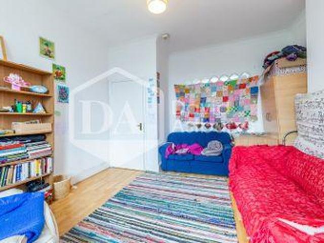 2 Bedrooms Flat for rent in Holloway Road, Archway, London N19