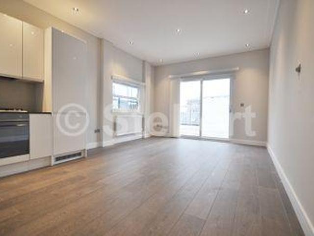 2 Bedrooms Flat for rent in Holloway Road, Holloway, Islington, London N7