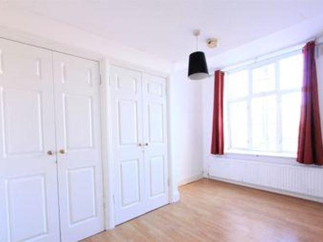 2 Bedrooms Flat for rent in Holloway Road, Holloway N7