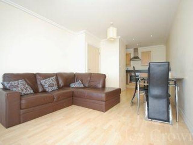 2 Bedrooms Flat for rent in Holloway Road, London N7