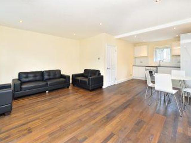 2 Bedrooms Flat for rent in Holloway Road, London N7