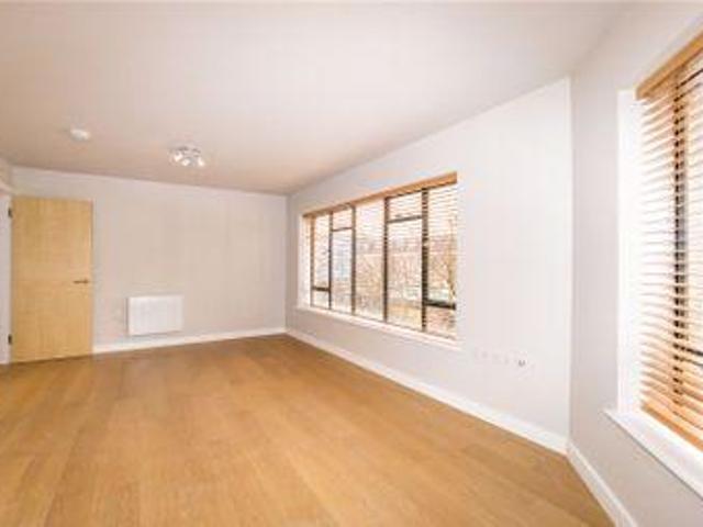 2 Bedrooms Flat for rent in Holloway Road, London N7