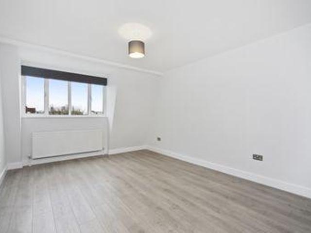 2 Bedrooms Flat for rent in Holloway Road, London N7