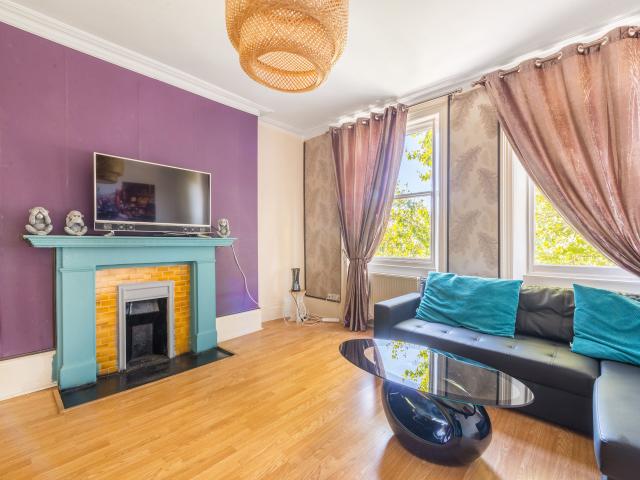 2 Bedrooms Flat for Rent in Holland Road | Foxtons