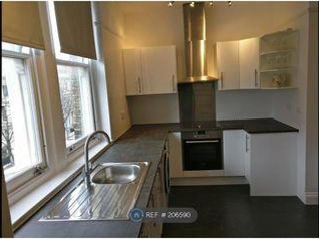 2 Bedrooms Flat for rent in Holland Road, London W14