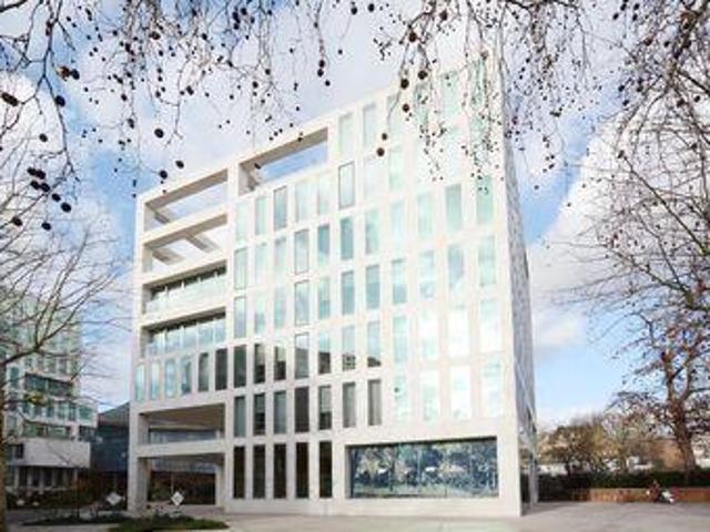 2 Bedrooms Flat for rent in Hollandgreen Place, Kensington / Holland Park, London W8