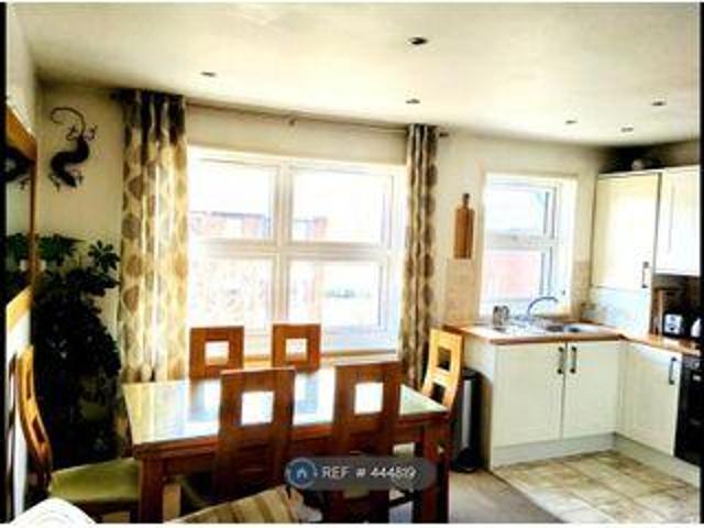 2 Bedrooms Flat for rent in Holley Road, London W3