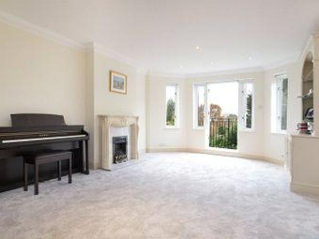 2 Bedrooms Flat for rent in Holly Lodge, 90 Wimbledon Hill Road, London SW19