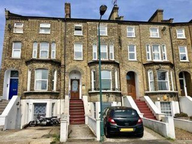 2 Bedrooms Flat for rent in Holly Road, London E11