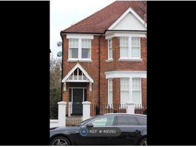 2 Bedrooms Flat for rent in Holmbush Road, Putney SW15