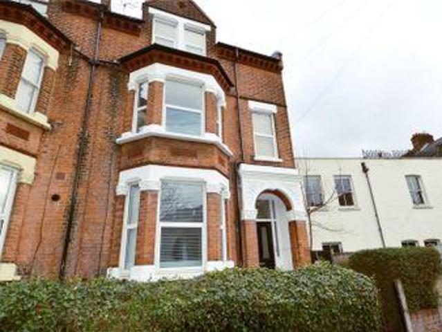 2 Bedrooms Flat for rent in Holmdene Avenue, London SE24