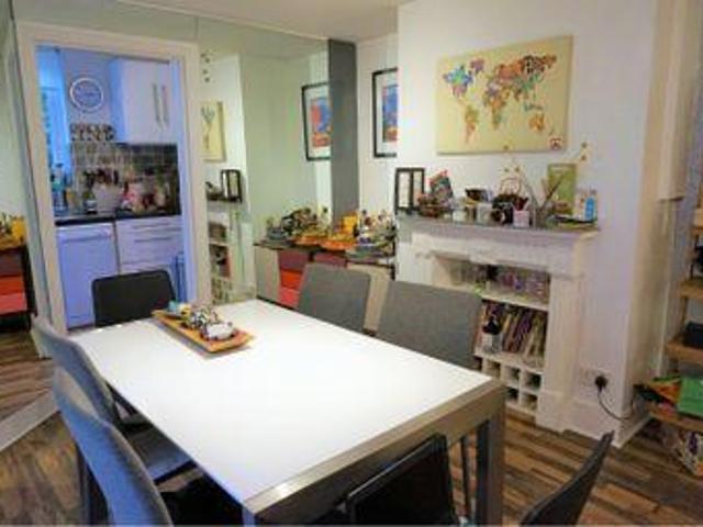 2 Bedrooms Flat for rent in Holmewood Road, Brixton SW2