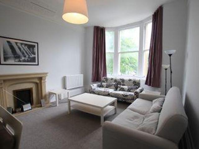 2 Bedrooms Flat for rent in Holyrood Quadrant, Glasgow G20