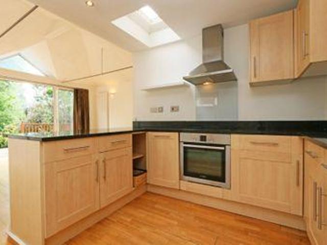 2 Bedrooms Flat for rent in Home Park Road, London SW19