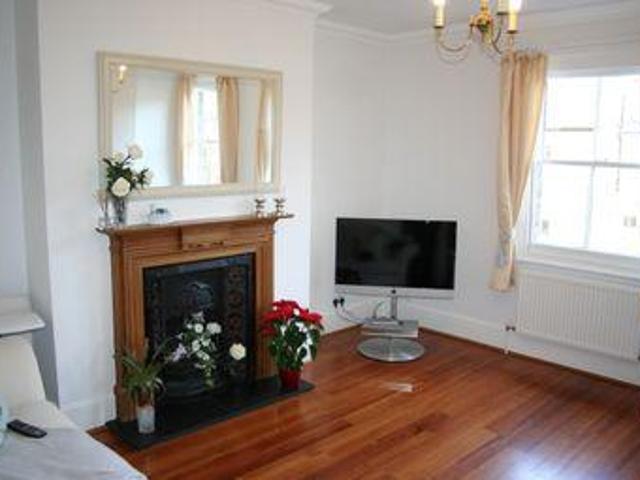 2 Bedrooms Flat for rent in Homefield Rd, Wimbledon Village SW19