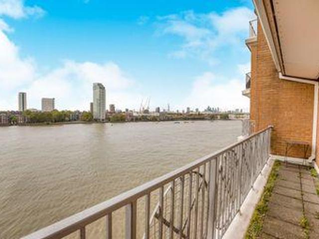 2 Bedrooms Flat for rent in Homer Drive, London E14