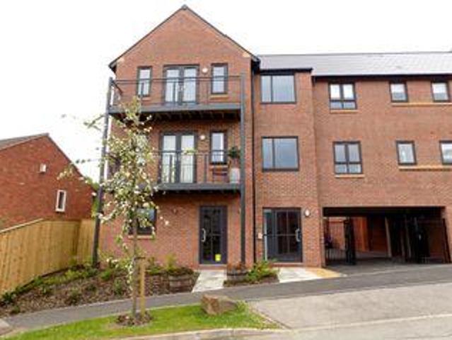 2 Bedrooms Flat for rent in Honeysuckle Road, Sheffield S5