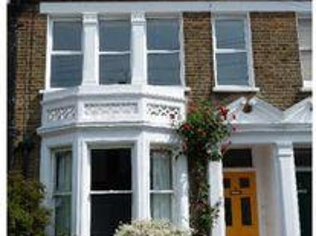 2 Bedrooms Flat for rent in Honor Oak Park, London SE23