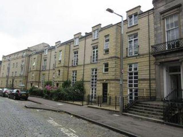 2 Bedrooms Flat for rent in Hopetoun Crescent, Edinburgh EH7
