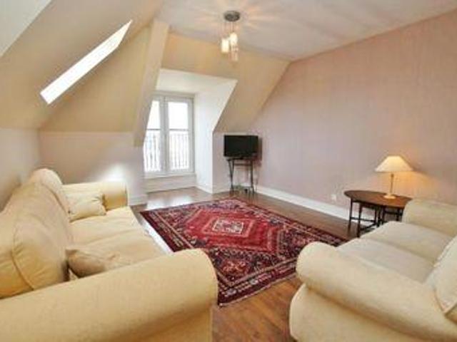 2 Bedrooms Flat for rent in Hopetoun Crescent, Edinburgh EH7