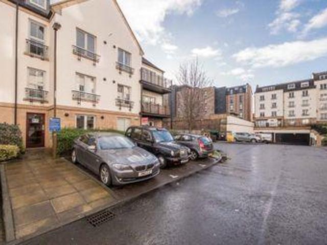 2 Bedrooms Flat for rent in Hopetoun Street, City Centre EH7