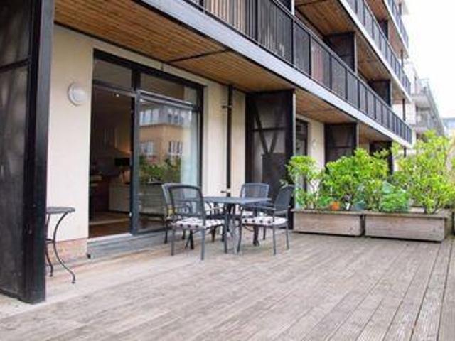 2 Bedrooms Flat for rent in Hopetoun Street, Edinburgh EH7