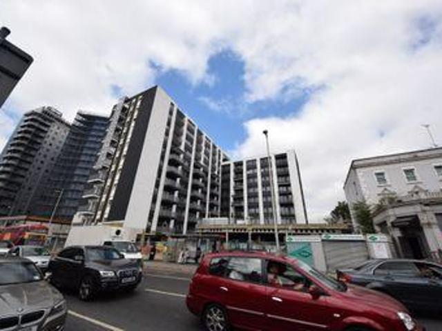 2 Bedrooms Flat for rent in Horizon, Ilford IG1
