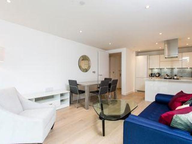 2 Bedrooms Flat for rent in Horizons Tower, Yabsley Street, Canary Wharf E14