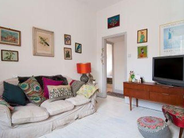 2 Bedrooms Flat for rent in Hormead Road, London W9