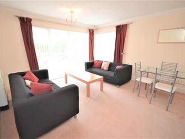 2 Bedrooms Flat for rent in Horn Lane, Acton, London W3