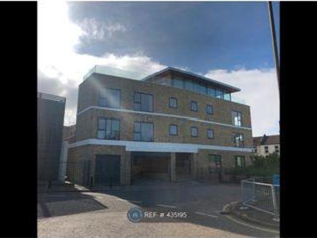2 Bedrooms Flat for rent in Horn Lane, Greenwich SE10