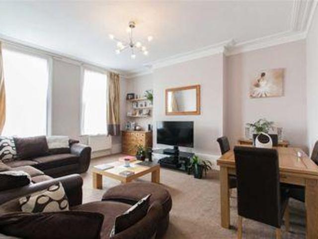 2 Bedrooms Flat for rent in Horn Lane, London W3