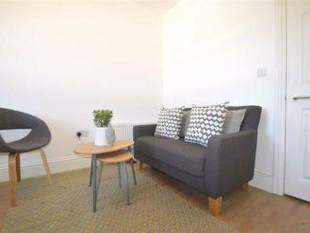 2 Bedrooms Flat for rent in Hornsey Road, Archway, London N19