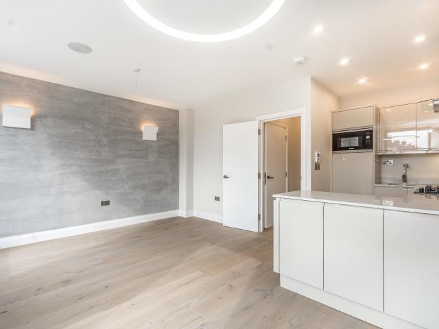 2 Bedrooms Flat for Rent in Hornsey Road | Foxtons