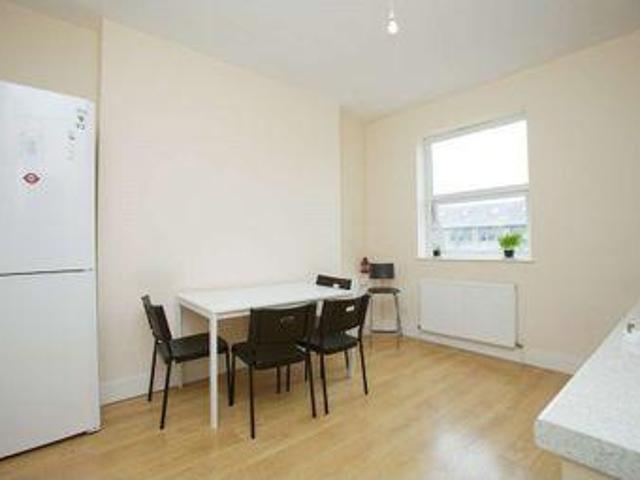2 Bedrooms Flat for rent in Hornsey Road, London N19