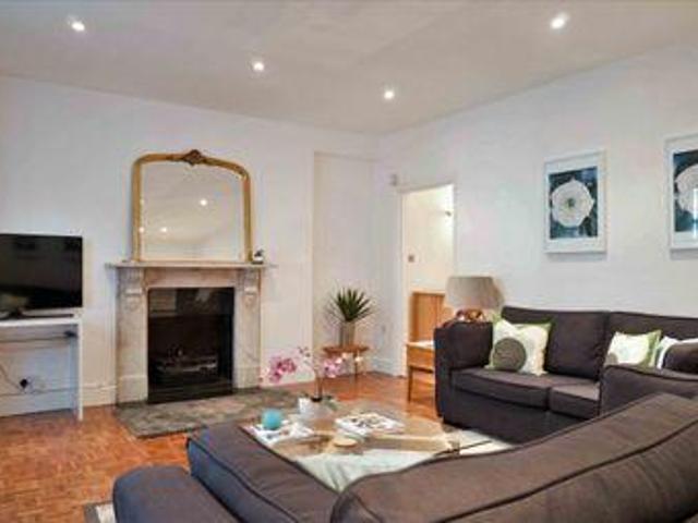 2 Bedrooms Flat for rent in Hornton Street, Kensington W8