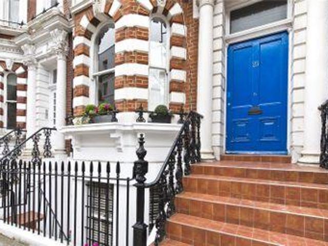 2 Bedrooms Flat for rent in Hornton Street, London W8