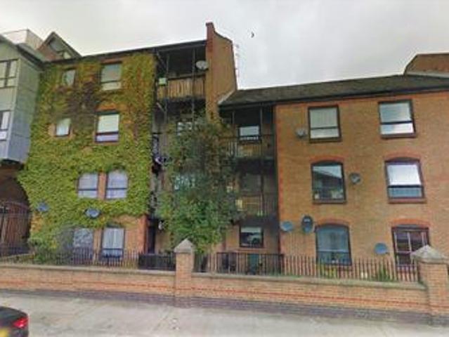 2 Bedrooms Flat for rent in Horseshoe Close, Docklands, London E14
